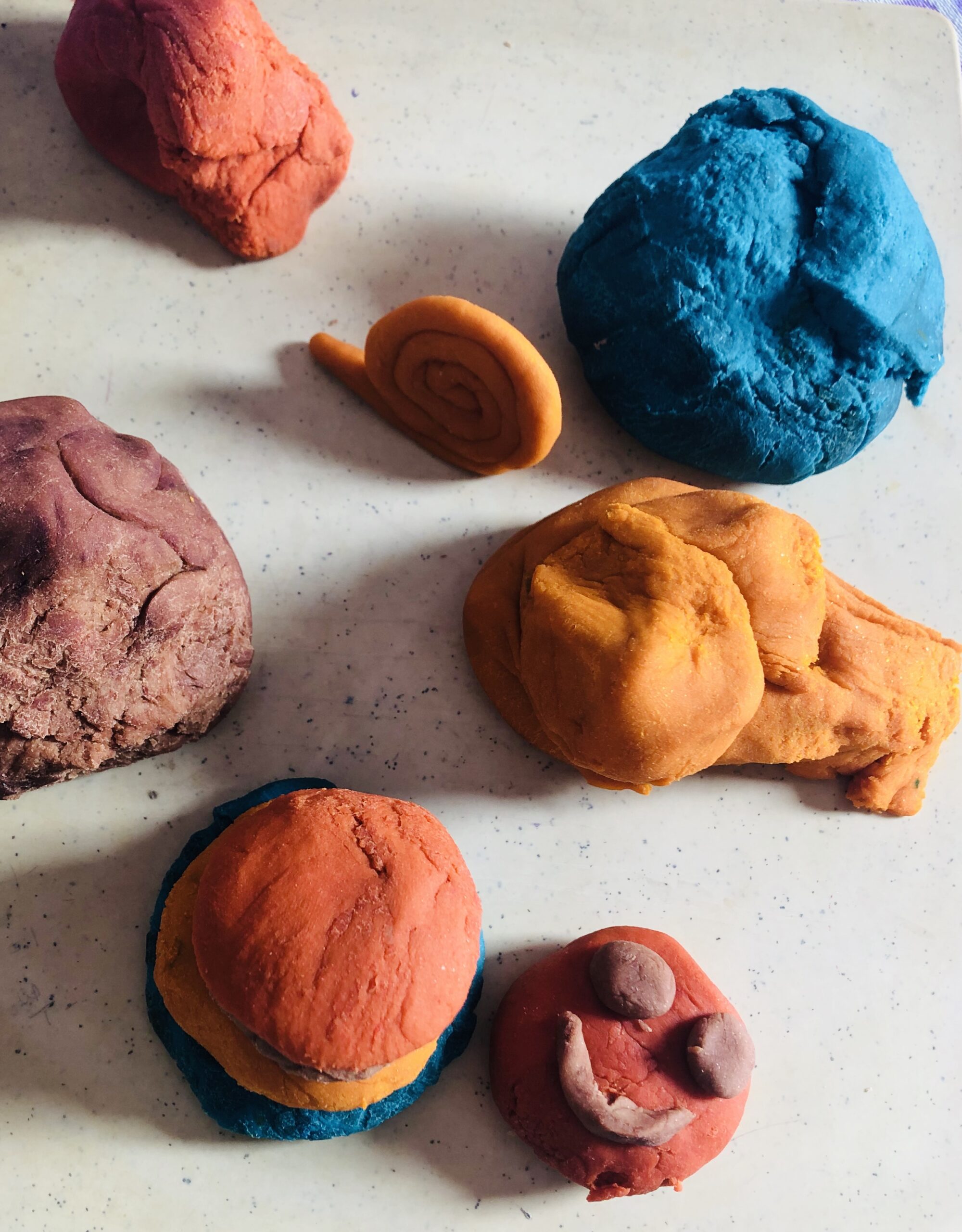 Sensory play dough: awesome benefits that you should know